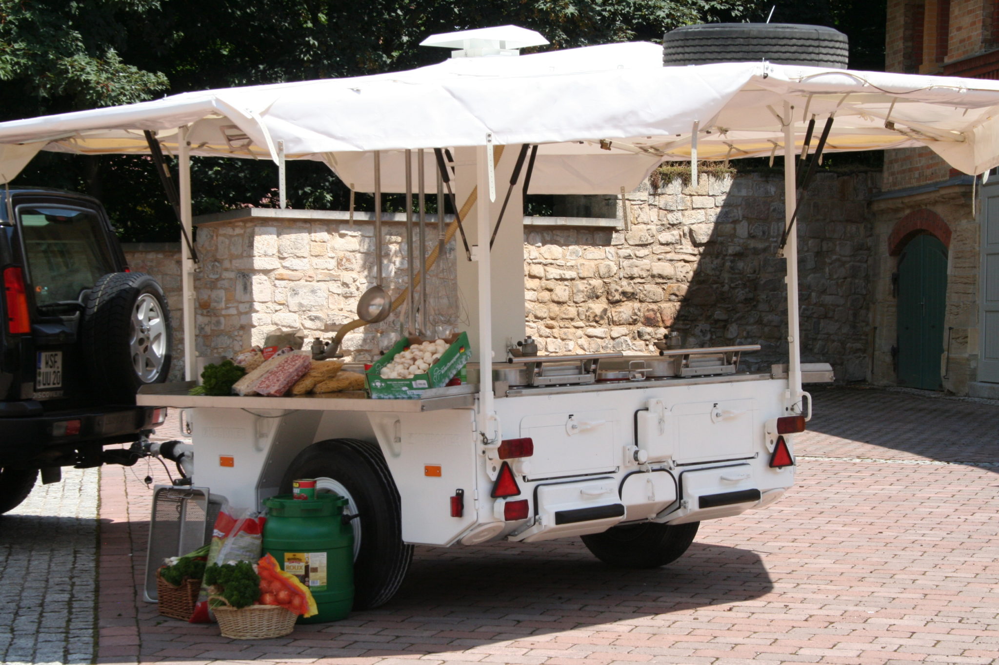 TEUVAN FK2000 - mobile army fieldkitchen